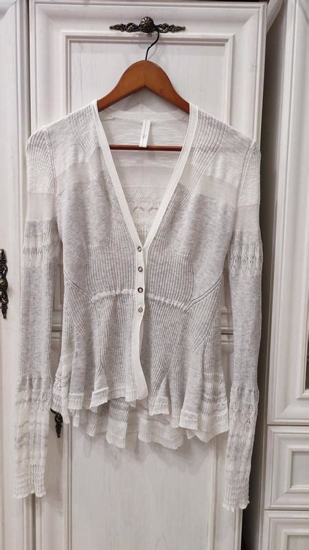 Тендітна трикотажна кофтинка High — ціна 200 грн у каталозі Кардигани Купити жіночі речі за