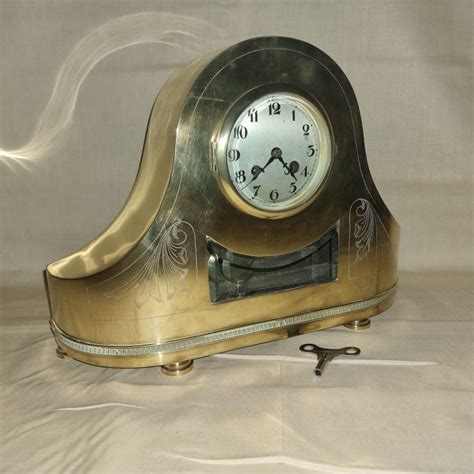 Pendule En Laiton Décoré An Tick Clock