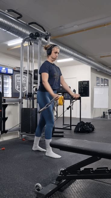 Kabelflyes För Bröst Cable Chest Flyes ⋆ Clara Färdiga Gå