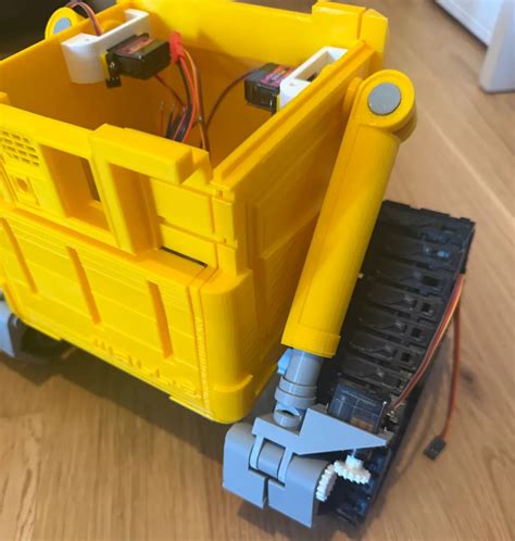 Wall E Robotic Arm Remixed By Joao Ze Makerworld