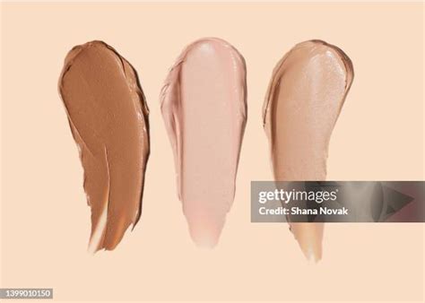Makeup Foundation Photos And Premium High Res Pictures Getty Images