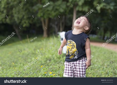 2 Imágenes Fotos De Stock Objetos En 3d Y Vectores Sobre Reasons My Son Crying Shutterstock