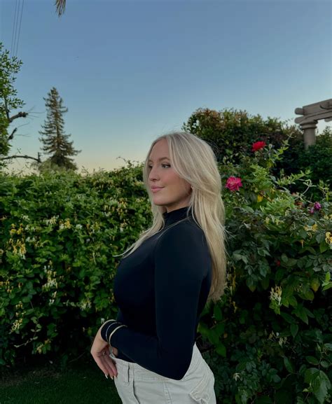 Mia Hoffmann Miahoffmannn • Instagram Photos And Videos