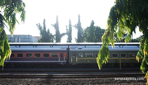 Foto Rangkaian Klb Parade Livery Kereta Kereta Api Kita
