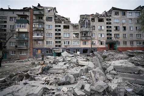 Eleven Killed In Russian Strike Ukraine Rescue Teams Sift Through Wreckage Reuters
