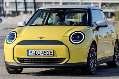 184마력 작아보이지만 그렇지 않은 성능” Mini 쿠퍼 E