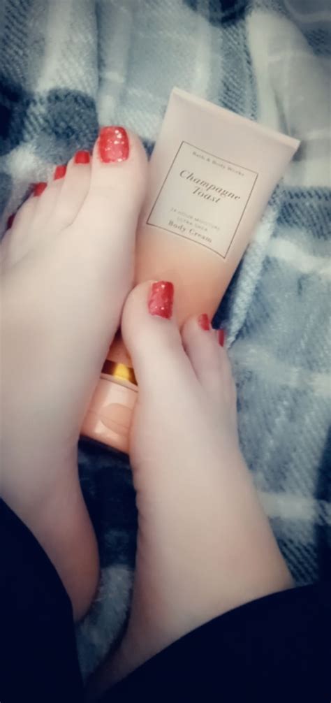 Rub My Feet I Got The Lotion 😜💋🥵 R Verifiedfeet
