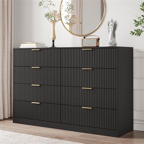 8 Dresser