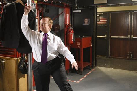 A Spicey Melissa Mccarthy Helps Snl Poke Fun At Trumps Wild Week