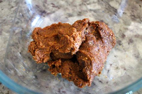 Colorful Fun Living Dadel Chokoladekage Uden Tilsat Mel Og Sukker