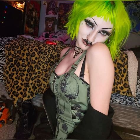 Green Hair Goth Rock Girl Aesthetic Green Hair Outfit Hair Makeup