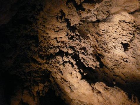 Guide Hand Anna Cave