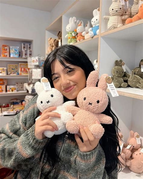 Pin By Diana On Insta Poses Miranda Instagram Model Aesthetic Model Aesthetic