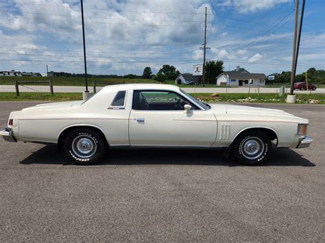 1979 Chrysler Cordoba 300 Barn Finds