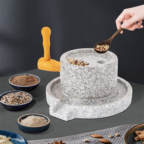 Miumaeov Small Natural Granite Handmade Stone Mill Manual Grain Mill