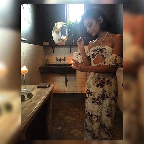 Vanessa Hudgens On Instagram Bathroom Selfie I Couldnt Resist Lol
