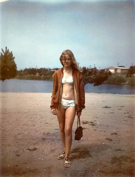 Vintage Beach Party Throwbacks To Get You Ready For Summer 70s Beach