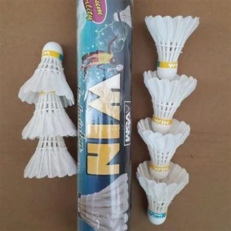 Nylon Badminton Shuttlecock Feather Shuttle Cock Packaging Size 15 Cm
