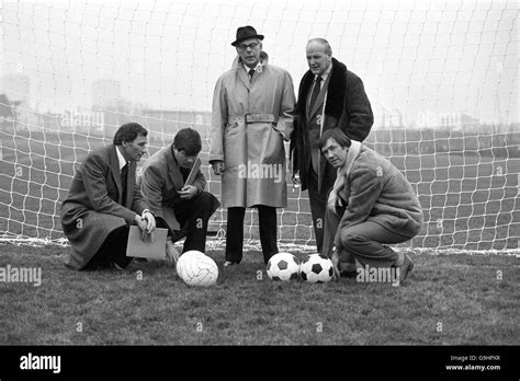 L R Arsenal Manager Terry Neill Fulham Manager Malcolm Macdonald