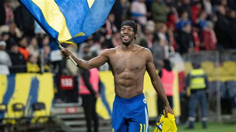 Anthony Elanga Joins Wild Celebrations At Nightclub As Sweden Players