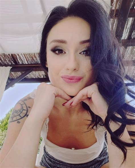 I Make Myself Feel Good By The Pool With Friends Amateur Porn Feat Alice Drake Xhamster