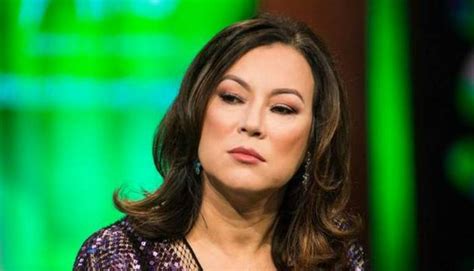 Jennifer Tilly Body Measurements Height Weight Bra Size Shoe Size