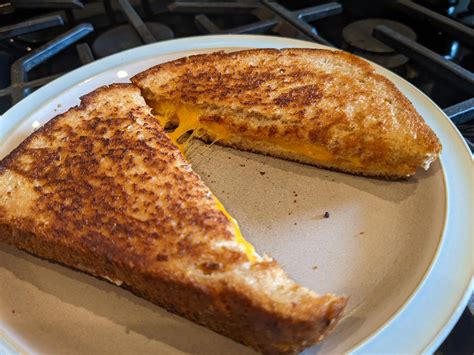 Teeny Cheese Pull R Grilledcheese