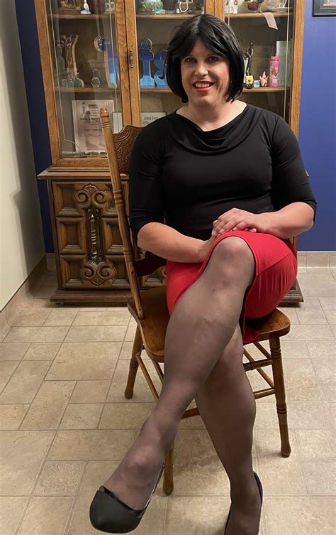 Legs Crossed Crossdresser Heaven