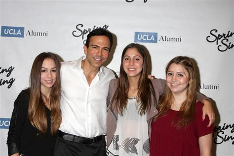 Los Angeles May 16 Dr Bill Dorfman Daughters At The Ucla S Spring