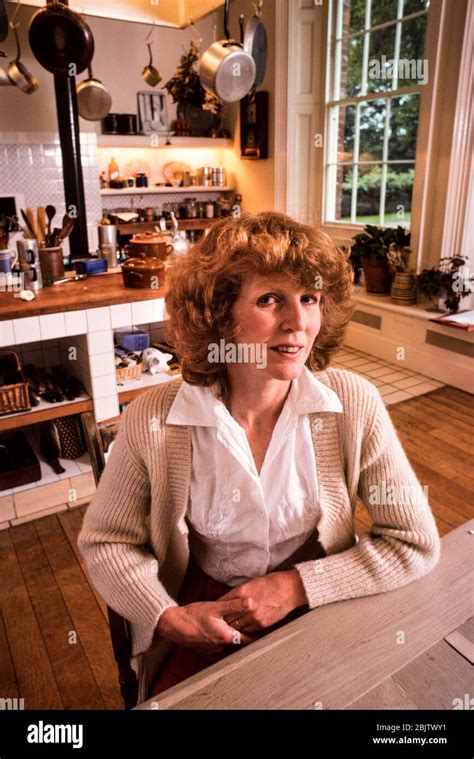 Caroline Conran Fotos Und Bildmaterial In Hoher Auflösung Alamy