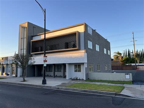 4404 W Riverside Dr Burbank Ca 91505 Loopnet
