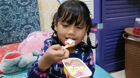 Deandra Makan Eskrim Youtube