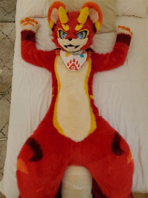 Pin By 𝐥𝐢𝐭𝐭𝐥𝐞 𝐟𝐚𝐜𝐞 𝐟𝐮𝐫𝐫 On Furryfursuits Fursuit Furry Furry Art Fursuit