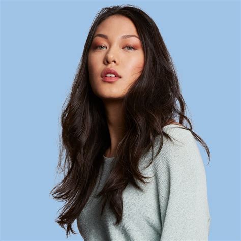 These 14 Celebrities Use Coloured Contact Lenses Swati Cosmetics