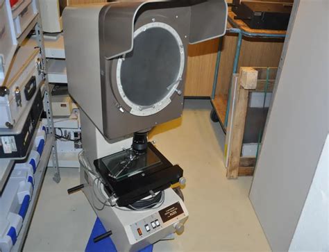 Used Mitutoyo Pj 311 Profile Projector Defect For Sale Trading