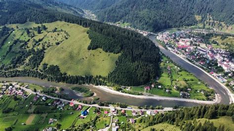 Casa De Vânzare La Munte Brosteni Brosteni • Olx Ro