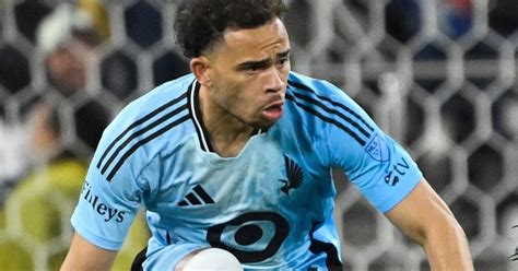 Sounders Sign Midfielder Hassani Dotson From Federal Way The Seattle