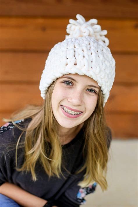 16 Off The Hook Patterns Ideas Finger Knitting Finger Knitting