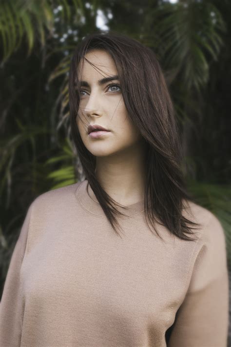 Nude Editorial Portarit Fall Breeze Beauty Soft Glam Makeup Creative