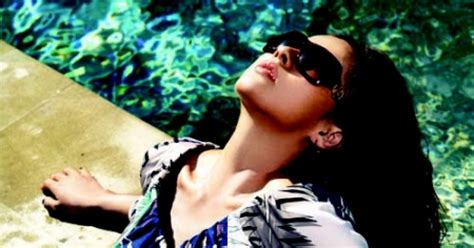 섹시아이콘 이효리 매혹적인 쇄골라인 눈길 포토엔