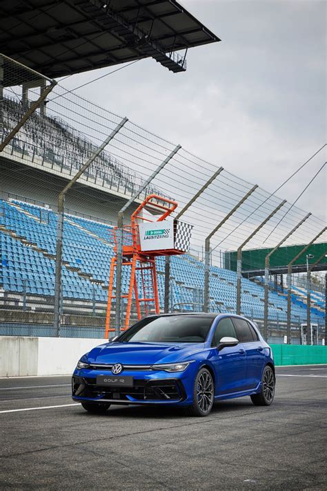 Gallery 2025 Volkswagen Golf R Photos