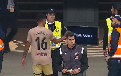 Luis Suárez Se Salió De Control Fue Expulsado Y Se Desquitó Con El Var