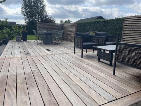 Skræddersyet Træterrasse Lad Os Stå For Opbygningen