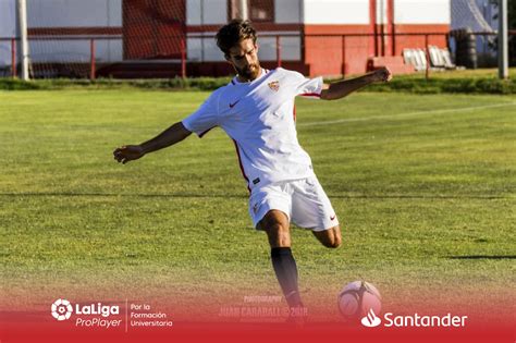 Miguel Candela Futbolista Del Sevila Fc A Punto De Marcharse A Eeuu