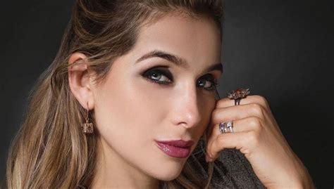 Marcela Mistral Se Muestra Tras Su Cirugía Mommy Makeover