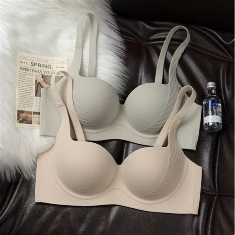 Lingerie Women Gathered Small Breasts Show Large Collection Of Side