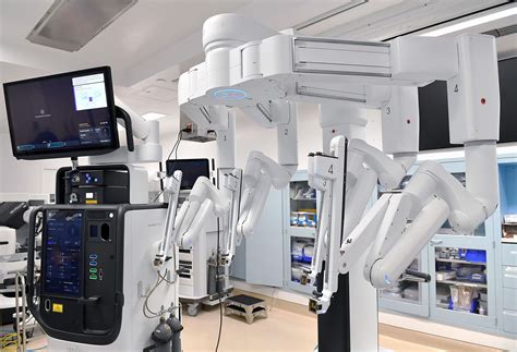 Huntington Hospital Achieves Single Port Robotic Surgery Firsts