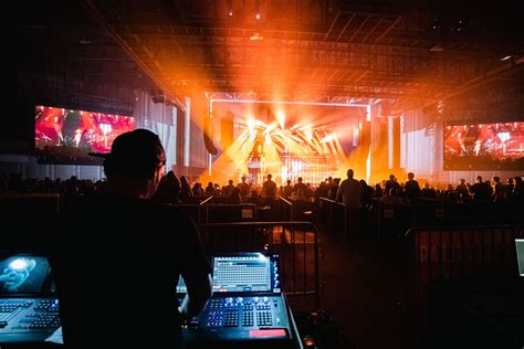 Thomas Church” Christmann Powers Korn Tour With Chamsys Magicq Mq500