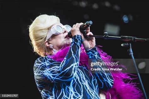 Cindy Wilson B 52 Photos And Premium High Res Pictures Getty Images