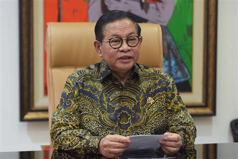 Sekretariat Kabinet Republik Indonesia Cabinet Secretary Delivers Eid